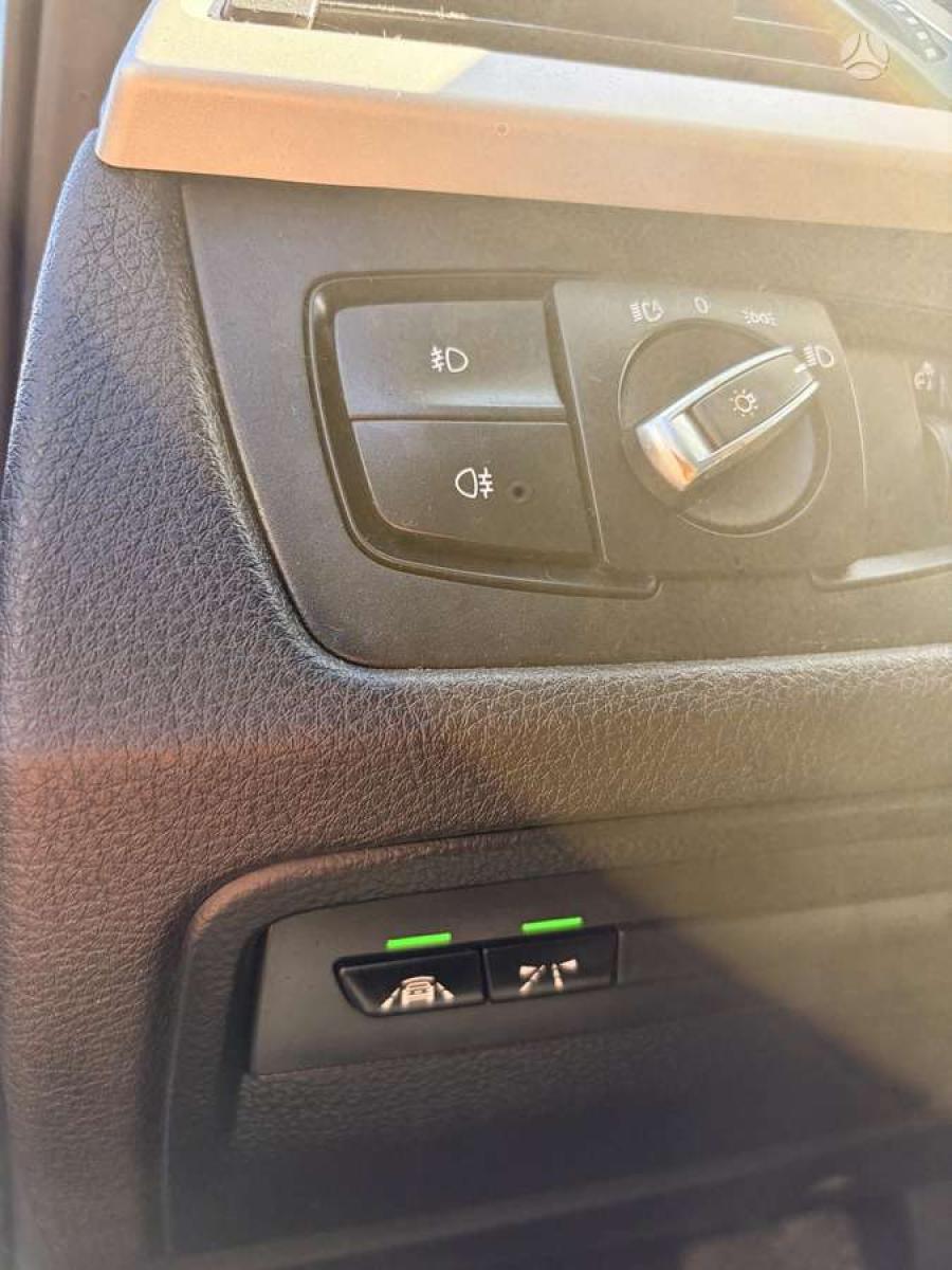 Zils BMW 320 2018 Marijampole, ar dzinēja tilpumu 2.00 L un nobraukumu 255 tūkst. km par 11999 €, foto 22 vietnē AUTOMOTO.COM.LV