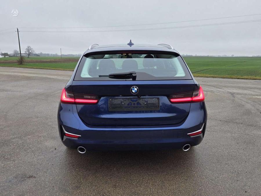 Blue BMW 320 2020 in Kaunas, with an engine capacity of 2.00 L and mileage of 254 thousand km for 17750 €, photo 6 on AUTOMOTO.COM.LV