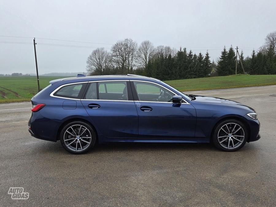 Blue BMW 320 2020 in Kaunas, with an engine capacity of 2.00 L and mileage of 254 thousand km for 17600 €, photo 2 on AUTOMOTO.COM.LV