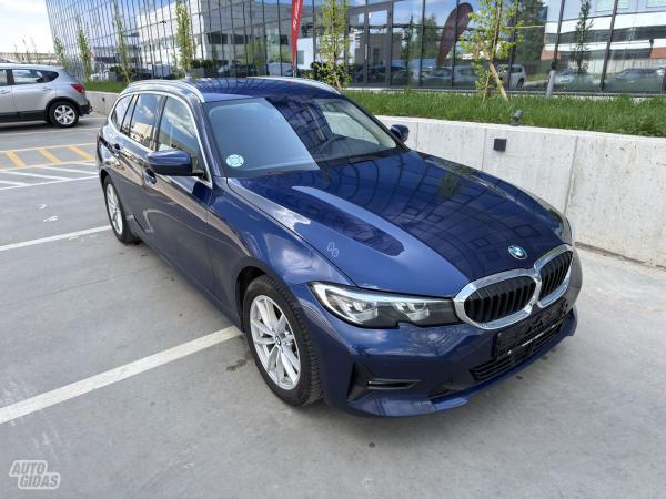 Blue BMW 320 2020 in Panevezys, with an engine capacity of 2.00 L and mileage of 257 thousand km for 13750 €, photo 2 on AUTOMOTO.COM.LV