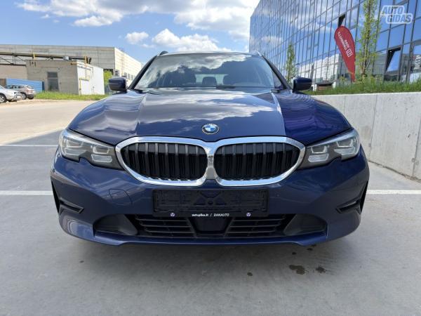 Blue BMW 320 2020 in Panevezys, with an engine capacity of 2.00 L and mileage of 257 thousand km for 13750 €, photo 5 on AUTOMOTO.COM.LV