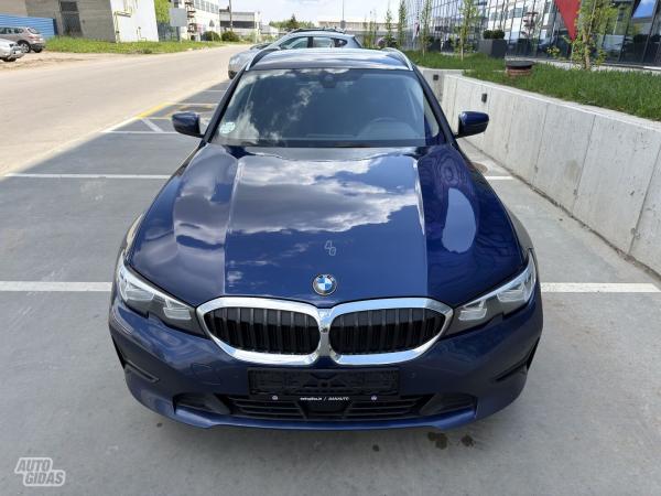 Blue BMW 320 2020 in Panevezys, with an engine capacity of 2.00 L and mileage of 257 thousand km for 13750 €, photo 6 on AUTOMOTO.COM.LV