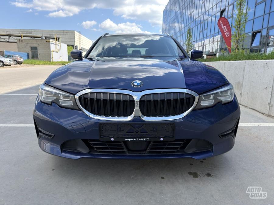 Blue BMW 320 2020 in Panevezys, with an engine capacity of 2.00 L and mileage of 257 thousand km for 13750 €, photo 6 on AUTOMOTO.COM.LV
