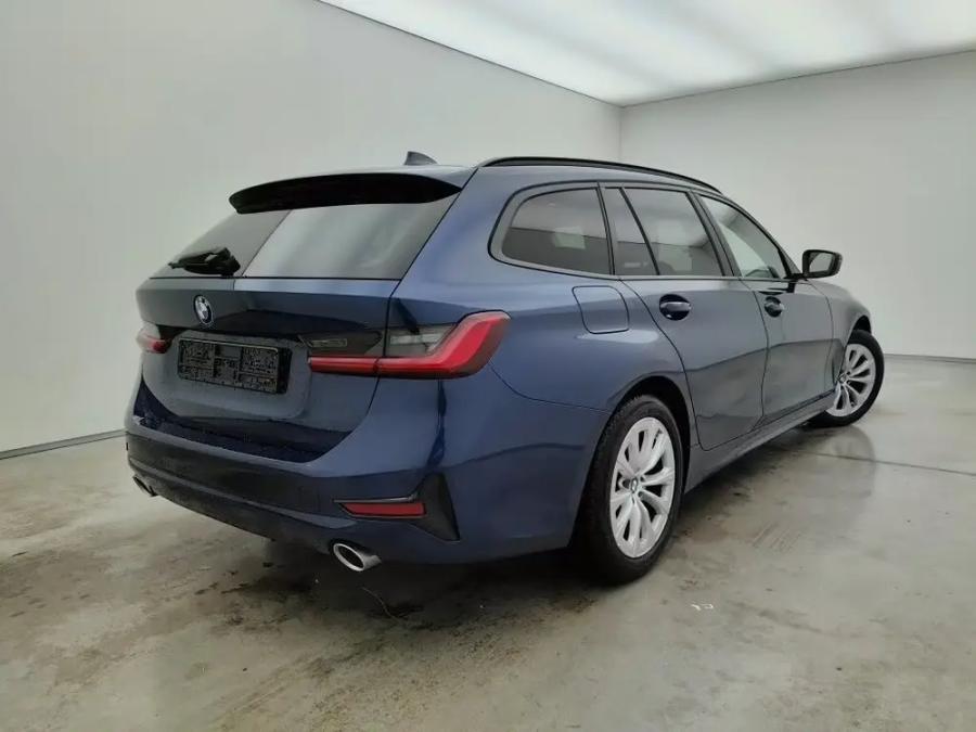 Blue BMW 320 2020 in Riga, with an engine capacity of 2.00 L and mileage of 175 thousand km for 18990 €, photo 4 on AUTOMOTO.COM.LV