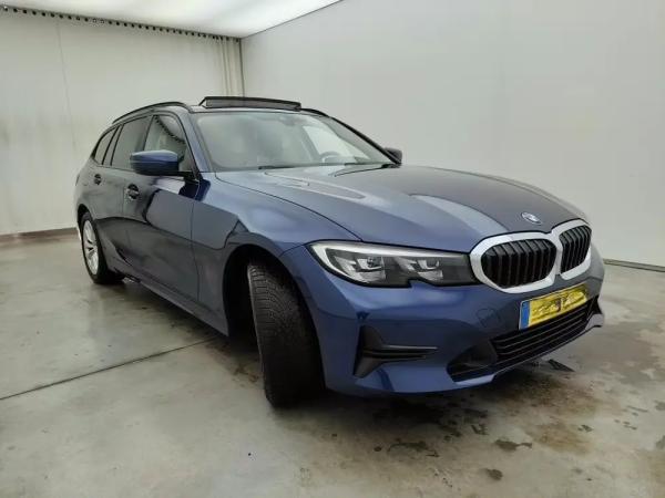 Blue BMW 320 2020 in Riga, with an engine capacity of 2.00 L and mileage of 175 thousand km for 18990 €, photo 4 on AUTOMOTO.COM.LV