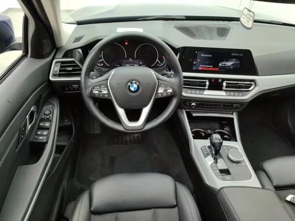 Blue BMW 320 2020 in Riga, with an engine capacity of 2.00 L and mileage of 175 thousand km for 18990 €, photo 5 on AUTOMOTO.COM.LV
