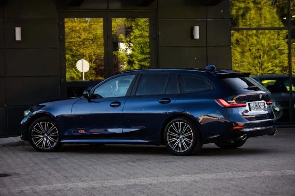 Blue BMW 320 2020 in Jelgava, with an engine capacity of 2.00 L and mileage of 150 thousand km for 24950 €, photo 6 on AUTOMOTO.COM.LV