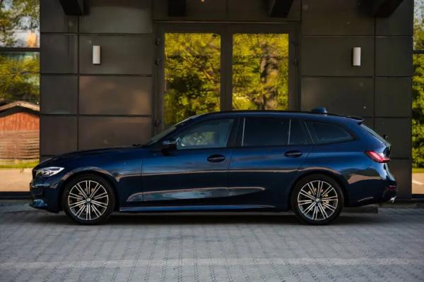 Blue BMW 320 2020 in Jelgava, with an engine capacity of 2.00 L and mileage of 150 thousand km for 24950 €, photo 7 on AUTOMOTO.COM.LV