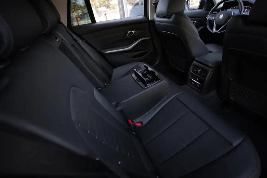 Zils BMW 320 2020 Jelgava, ar dzinēja tilpumu 2.00 L un nobraukumu 150 tūkst. km par 24950 €, foto 11 vietnē AUTOMOTO.COM.LV