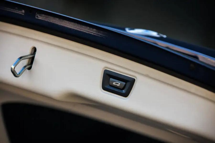 Zils BMW 320 2020 Jelgava, ar dzinēja tilpumu 2.00 L un nobraukumu 150 tūkst. km par 24950 €, foto 19 vietnē AUTOMOTO.COM.LV
