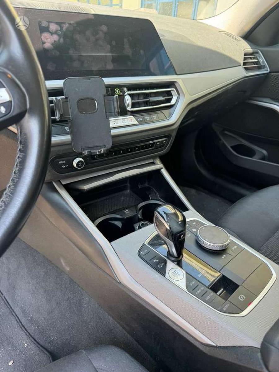 Blue BMW 320 2020 in Kaunas, with an engine capacity of 2.00 L and mileage of 257 thousand km for 12500 €, photo 6 on AUTOMOTO.COM.LV