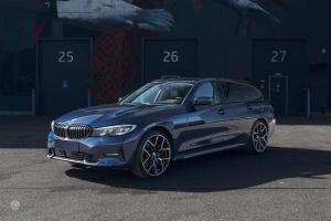 Blue BMW 320 2020 in Kaunas, with an engine capacity of 2.00 L and mileage of 220 thousand km for 17950 €, photo 3 on AUTOMOTO.COM.LV