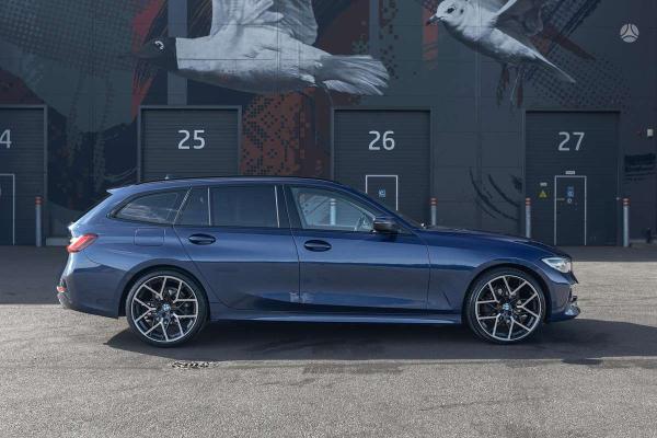 Blue BMW 320 2020 in Kaunas, with an engine capacity of 2.00 L and mileage of 220 thousand km for 17950 €, photo 5 on AUTOMOTO.COM.LV