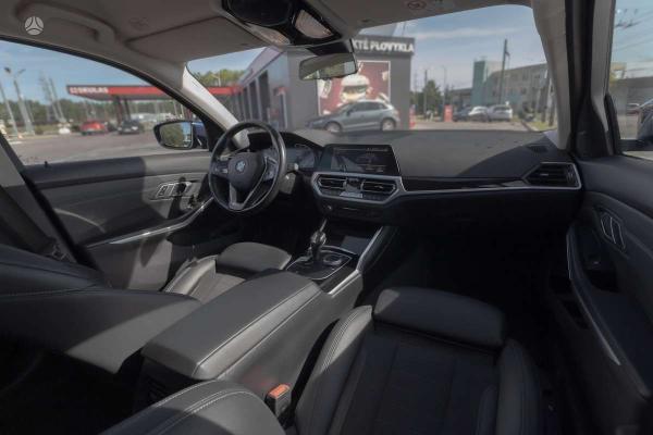 Blue BMW 320 2020 in Kaunas, with an engine capacity of 2.00 L and mileage of 220 thousand km for 17950 €, photo 8 on AUTOMOTO.COM.LV