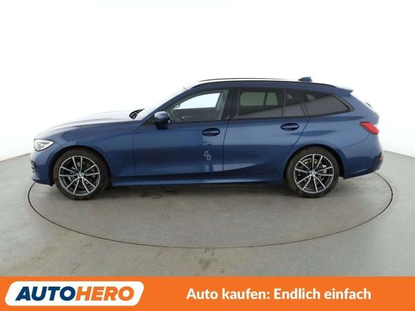Blue BMW 320 2021 in Kaunas, with an engine capacity of 2.00 L and mileage of 21 thousand km for 30589 €, photo 3 on AUTOMOTO.COM.LV