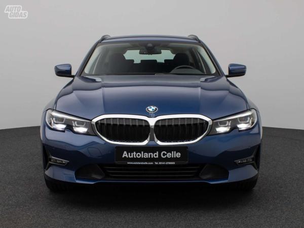 Blue BMW 320 2022 in Kaunas, with an engine capacity of 2.00 L and mileage of 59 thousand km for 29094 €, photo 2 on AUTOMOTO.COM.LV