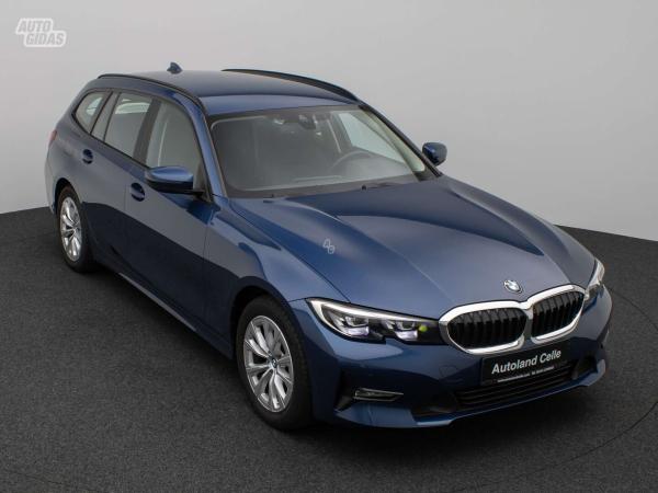 Blue BMW 320 2022 in Kaunas, with an engine capacity of 2.00 L and mileage of 59 thousand km for 29094 €, photo 3 on AUTOMOTO.COM.LV