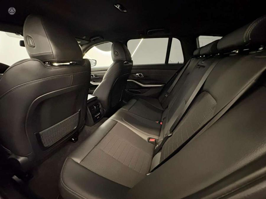 Zils BMW 320 2022 Marijampole, ar dzinēja tilpumu 2.00 L un nobraukumu 176 tūkst. km par 18750 €, foto 32 vietnē AUTOMOTO.COM.LV