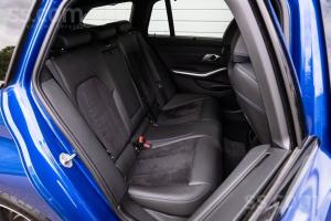 Zils BMW 320 2023 Rīga, ar dzinēja tilpumu 2.00 L un nobraukumu 107 tūkst. km par 31950 €, foto 9 vietnē AUTOMOTO.COM.LV