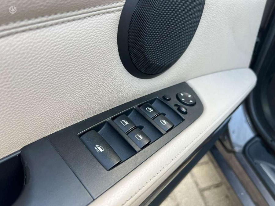 Brūns BMW 320 2010 Marijampole, ar dzinēja tilpumu 0.00 L un nobraukumu 319 tūkst. km par 7800 €, foto 13 vietnē AUTOMOTO.COM.LV