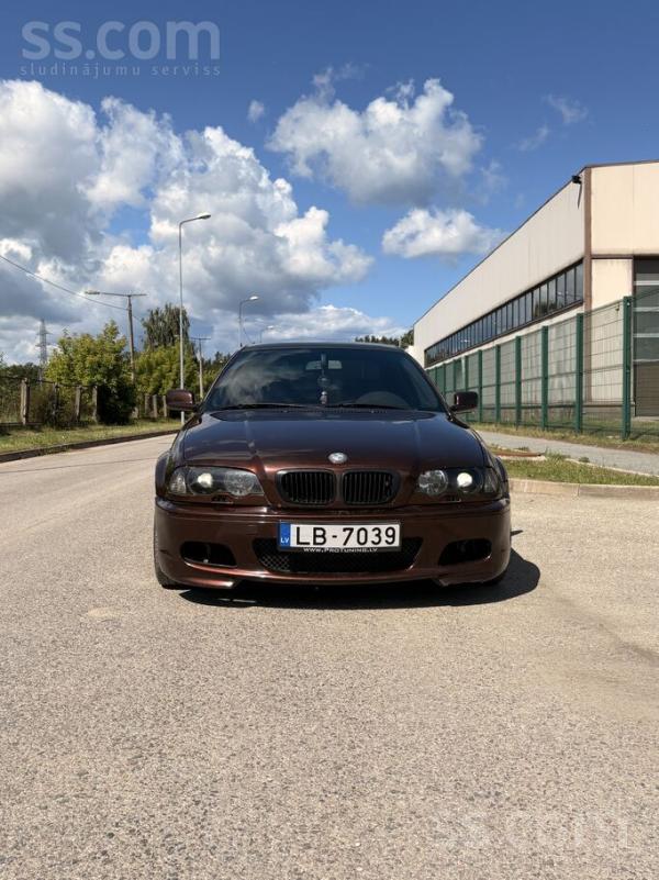 Brown BMW 320 2000 in Riga, with an engine capacity of 2.00 L and mileage of 348 thousand km for 2000 €, photo 1 on AUTOMOTO.COM.LV
