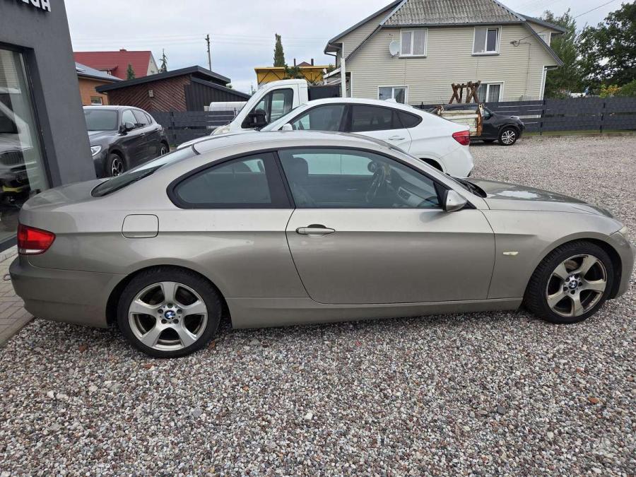 Brown BMW 320 2008 in Taurage, with an engine capacity of 2.00 L and mileage of 343 thousand km for 3200 €, photo 7 on AUTOMOTO.COM.LV