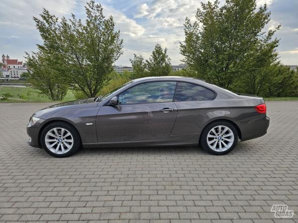 Brūns BMW 320 2011 Viļņa, ar dzinēja tilpumu 2.00 L un nobraukumu 301 tūkst. km par 6600 €, foto 4 vietnē AUTOMOTO.COM.LV