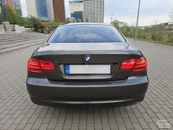 Brūns BMW 320 2011 Viļņa, ar dzinēja tilpumu 2.00 L un nobraukumu 301 tūkst. km par 6600 €, foto 7 vietnē AUTOMOTO.COM.LV