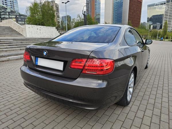 Brūns BMW 320 2011 Viļņa, ar dzinēja tilpumu 2.00 L un nobraukumu 301 tūkst. km par 6600 €, foto 8 vietnē AUTOMOTO.COM.LV