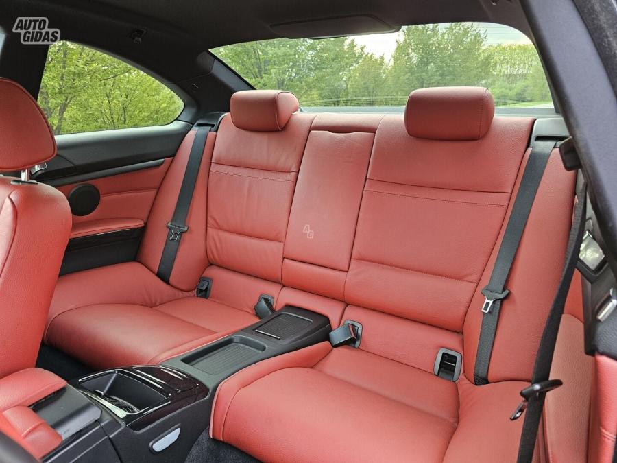 Brown BMW 320 2011 in Vilnius, with an engine capacity of 2.00 L and mileage of 301 thousand km for 6600 €, photo 19 on AUTOMOTO.COM.LV