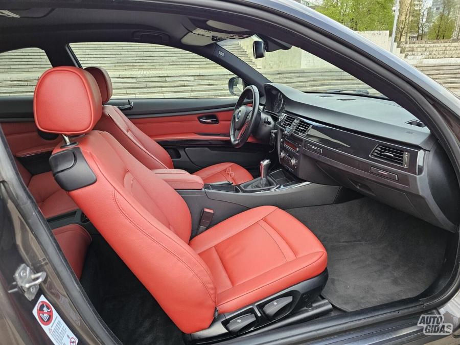 Brown BMW 320 2011 in Vilnius, with an engine capacity of 2.00 L and mileage of 301 thousand km for 6600 €, photo 22 on AUTOMOTO.COM.LV