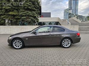 Brown BMW 320 2011 in Vilnius, with an engine capacity of 2.00 L and mileage of 301 thousand km for 6300 €, photo 4 on AUTOMOTO.COM.LV