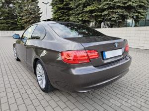 Brown BMW 320 2011 in Vilnius, with an engine capacity of 2.00 L and mileage of 301 thousand km for 6300 €, photo 6 on AUTOMOTO.COM.LV