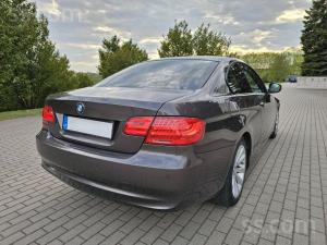 Brown BMW 320 2011 in Vilnius, with an engine capacity of 2.00 L and mileage of 301 thousand km for 6300 €, photo 8 on AUTOMOTO.COM.LV