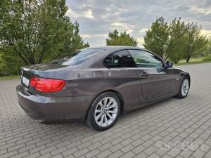 Brown BMW 320 2011 in Vilnius, with an engine capacity of 2.00 L and mileage of 301 thousand km for 6300 €, photo 9 on AUTOMOTO.COM.LV