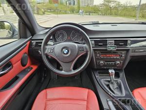 Brown BMW 320 2011 in Vilnius, with an engine capacity of 2.00 L and mileage of 301 thousand km for 6300 €, photo 14 on AUTOMOTO.COM.LV