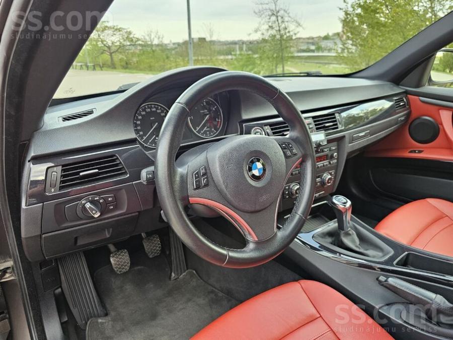 Brown BMW 320 2011 in Vilnius, with an engine capacity of 2.00 L and mileage of 301 thousand km for 6300 €, photo 16 on AUTOMOTO.COM.LV