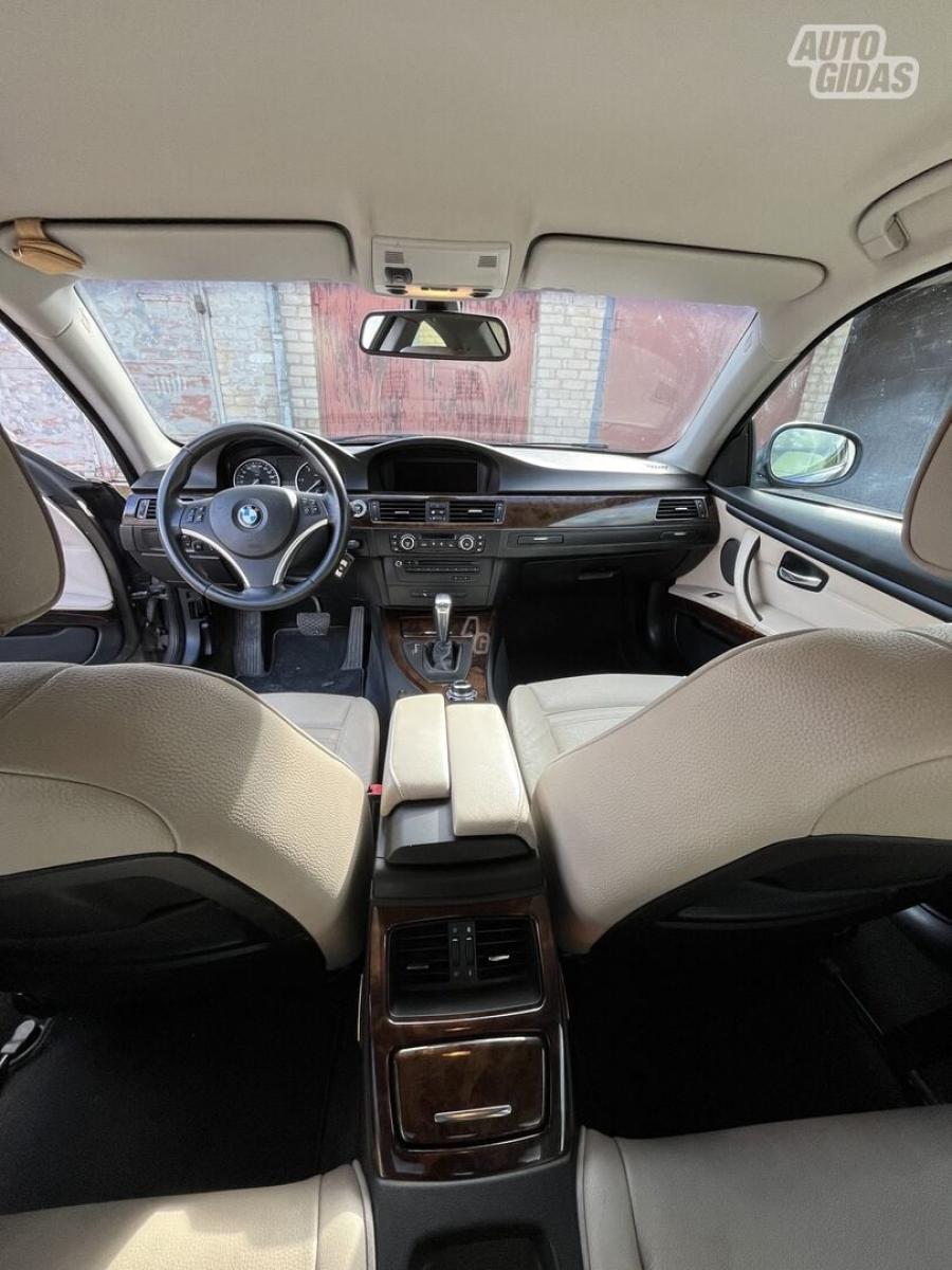 Brūns BMW 320 2011 Jonava, ar dzinēja tilpumu 2.00 L un nobraukumu 300 tūkst. km par 7800 €, foto 1 vietnē AUTOMOTO.COM.LV
