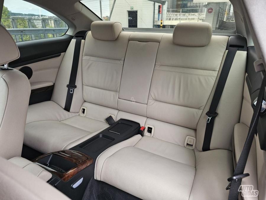 Brown BMW 320 2011 in Vilnius, with an engine capacity of 2.00 L and mileage of 300 thousand km for 7500 €, photo 16 on AUTOMOTO.COM.LV
