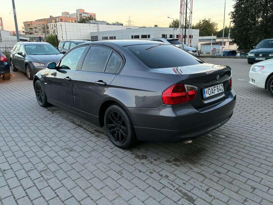 Brūns BMW 320 2006 Viļņa, ar dzinēja tilpumu 2.00 L un nobraukumu 398 tūkst. km par 2400 €, foto 4 vietnē AUTOMOTO.COM.LV