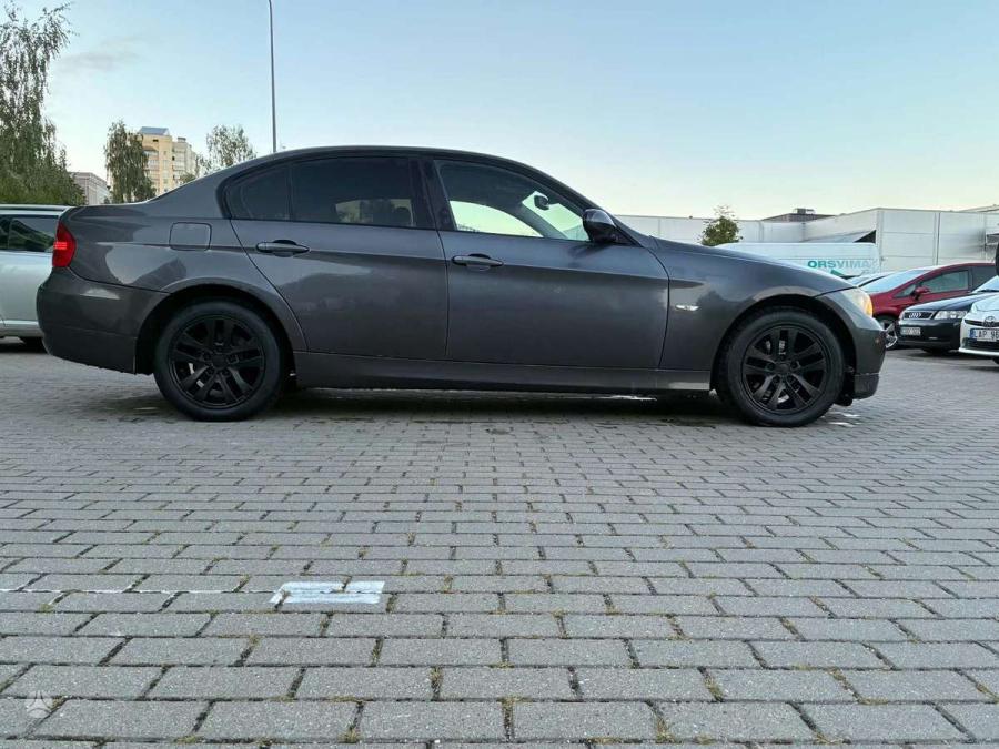 Brūns BMW 320 2006 Viļņa, ar dzinēja tilpumu 2.00 L un nobraukumu 398 tūkst. km par 2400 €, foto 7 vietnē AUTOMOTO.COM.LV
