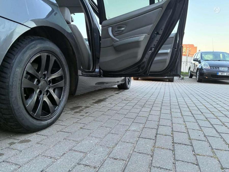 Brūns BMW 320 2006 Viļņa, ar dzinēja tilpumu 2.00 L un nobraukumu 398 tūkst. km par 2400 €, foto 9 vietnē AUTOMOTO.COM.LV
