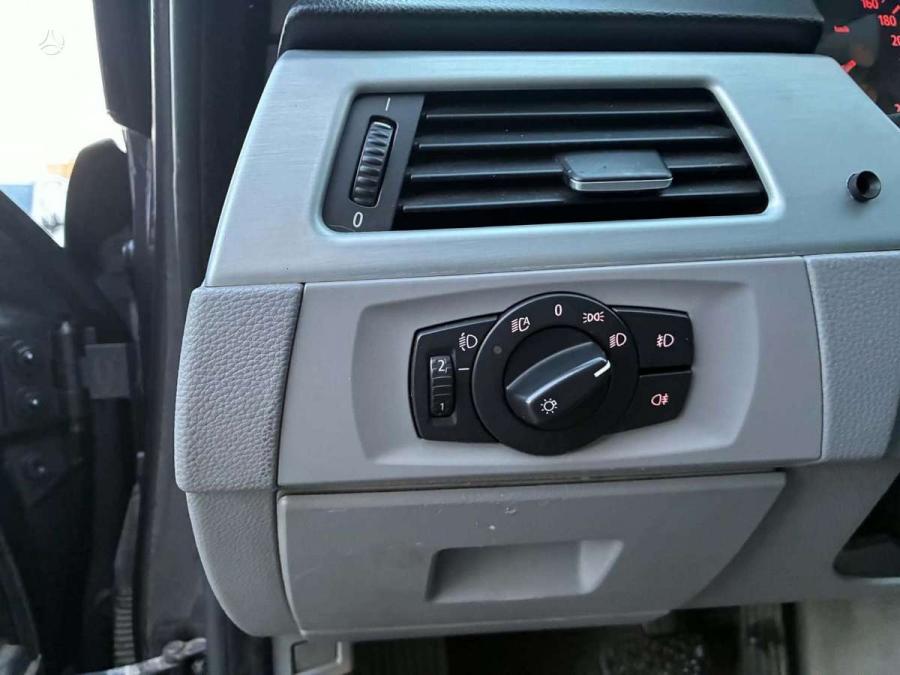 Brūns BMW 320 2006 Viļņa, ar dzinēja tilpumu 2.00 L un nobraukumu 398 tūkst. km par 2400 €, foto 13 vietnē AUTOMOTO.COM.LV