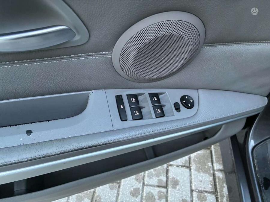 Brūns BMW 320 2006 Viļņa, ar dzinēja tilpumu 2.00 L un nobraukumu 398 tūkst. km par 2400 €, foto 14 vietnē AUTOMOTO.COM.LV