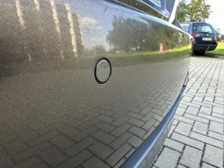 Brown BMW 320 2007 in Riga, with an engine capacity of 2.00 L and mileage of 210 thousand km for 4390 €, photo 6 on AUTOMOTO.COM.LV