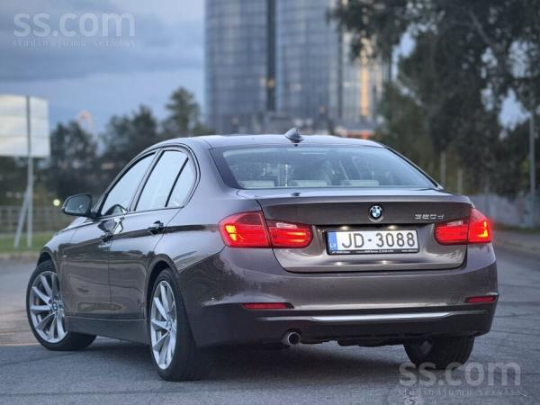 BMW 320 2011 in Riga on AUTOMOTO.COM.LV Brown BMW 320 2011 in Riga, with an engine capacity of 2.00 L and mileage of 171 thousand km for 9990 €, photo 5 on AUTOMOTO.COM.LV