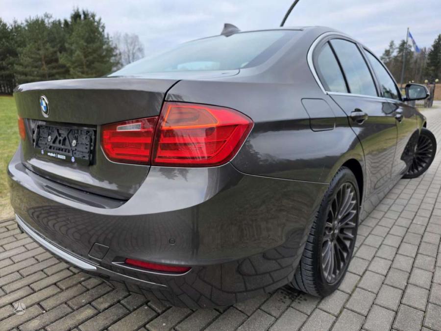 Brown BMW 320 2012 in Telschi, with an engine capacity of 2.00 L and mileage of 312 thousand km for 8450 €, photo 15 on AUTOMOTO.COM.LV