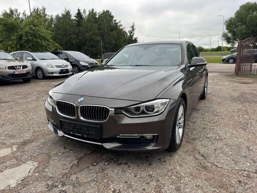 Brown BMW 320 2012 in Jurbarkas, with an engine capacity of 2.00 L and mileage of 235 thousand km for 8250 €, photo 3 on AUTOMOTO.COM.LV