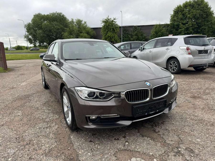 Brown BMW 320 2012 in Jurbarkas, with an engine capacity of 2.00 L and mileage of 235 thousand km for 8250 €, photo 4 on AUTOMOTO.COM.LV