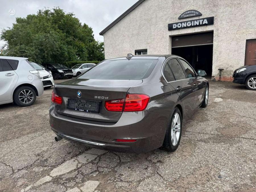 Brown BMW 320 2012 in Jurbarkas, with an engine capacity of 2.00 L and mileage of 235 thousand km for 8250 €, photo 6 on AUTOMOTO.COM.LV